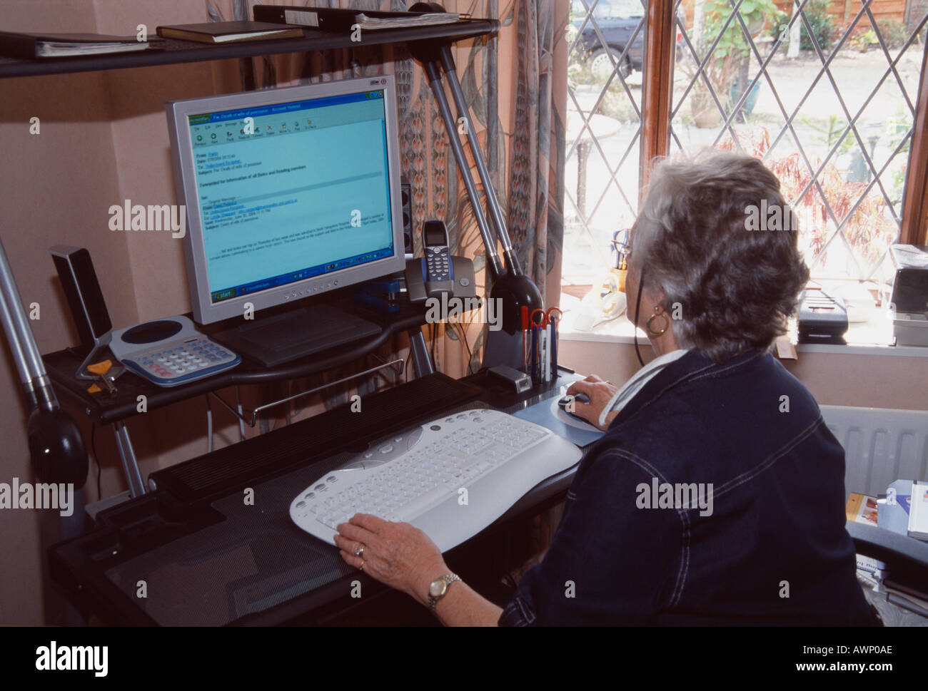 Lady working on computer hi-res stock photography and images - Alamy