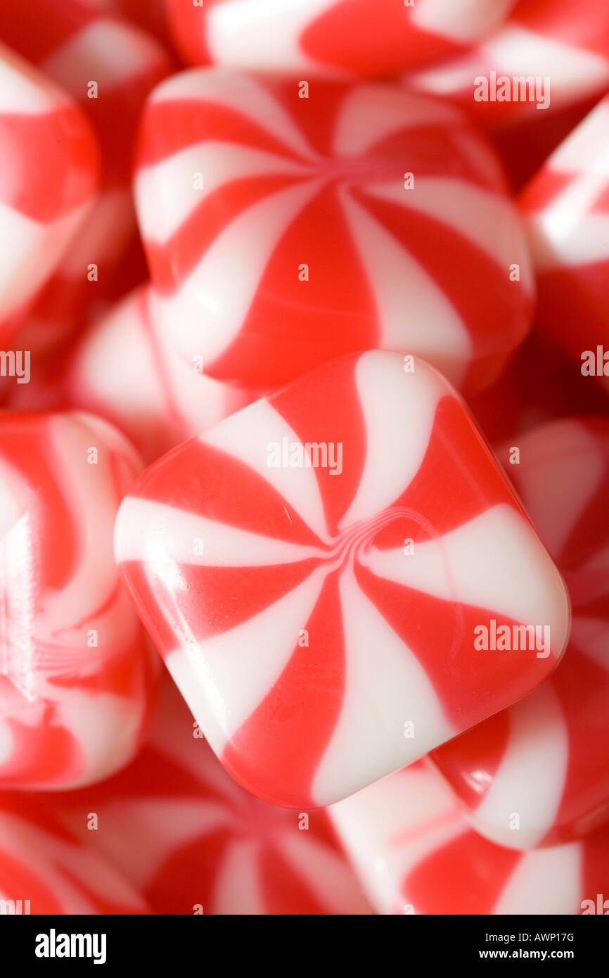 Red and white sweet candies Stock Photo - Alamy