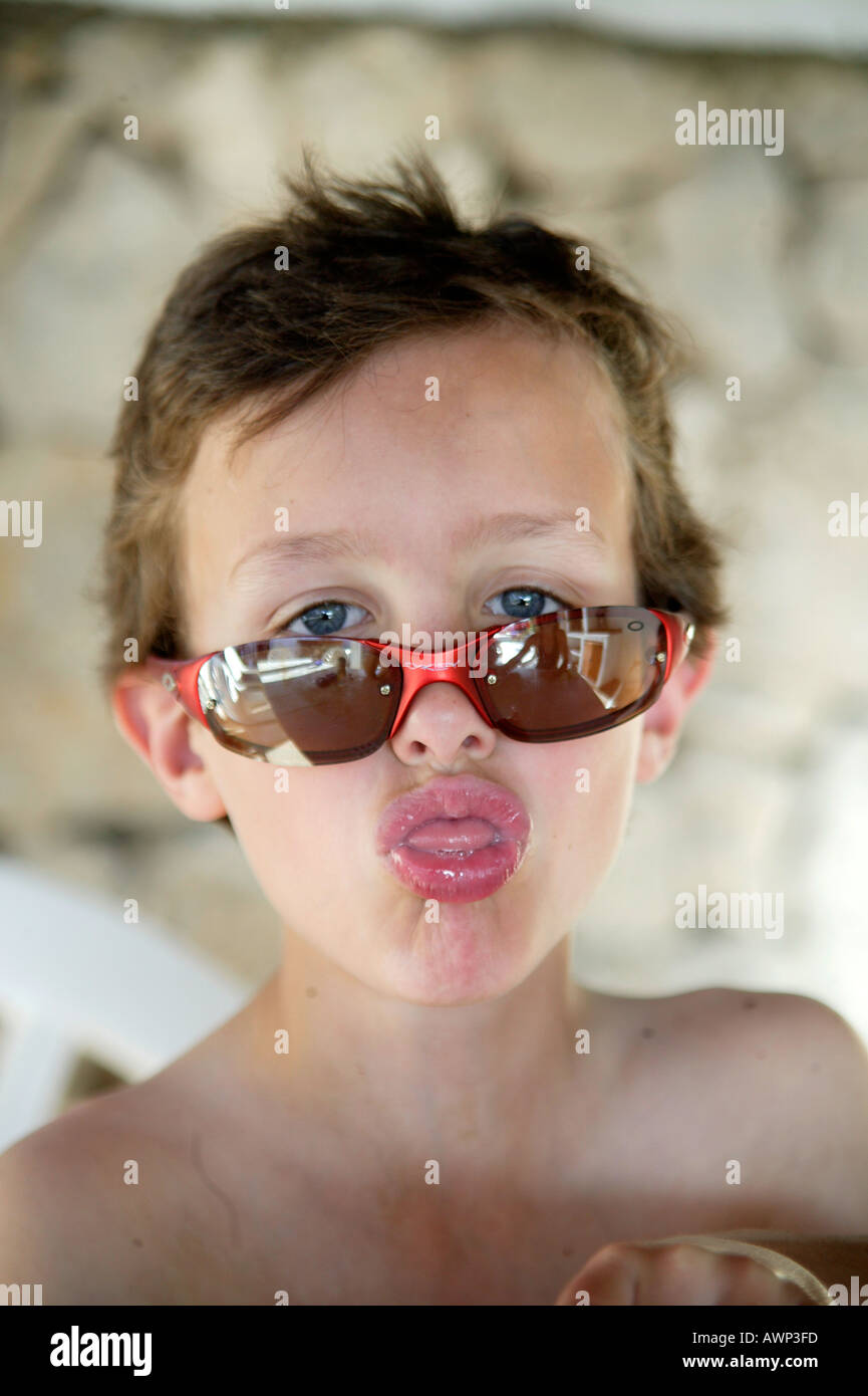 Gurning hi-res stock photography and images - Alamy