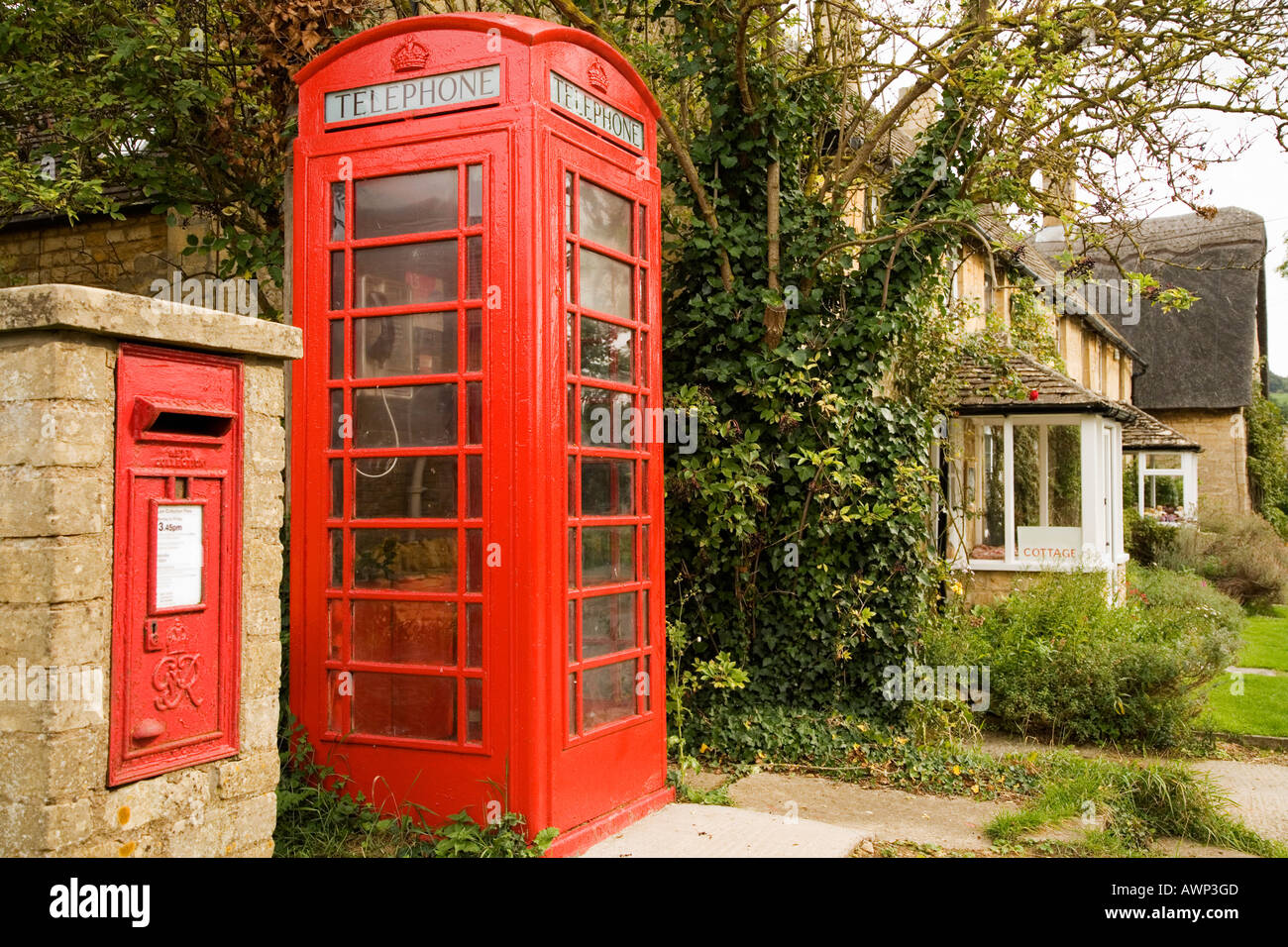 Pay phone england countryside hi-res stock photography and images - Alamy