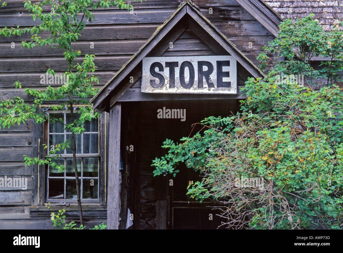 Old country store siding hi-res stock photography and images - Alamy