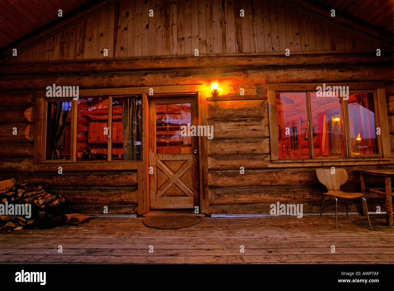 Front of log cabin Stock Photo - Alamy