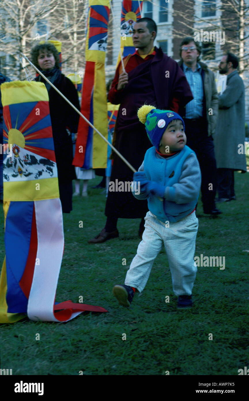 Windsock boy hi-res stock photography and images - Alamy