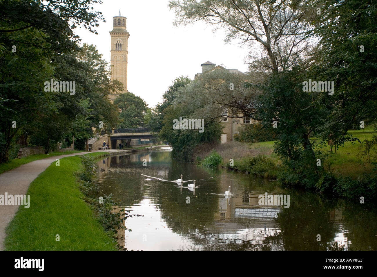 Leeds liverpool canal saltaire hi-res stock photography and images - Alamy