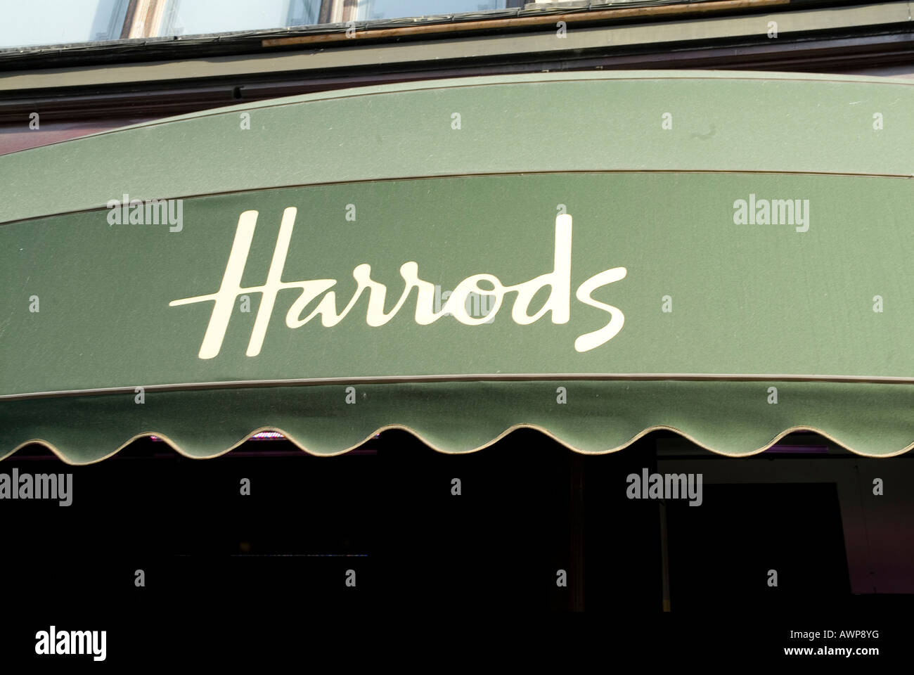 Harrods logo hi-res stock photography and images - Alamy