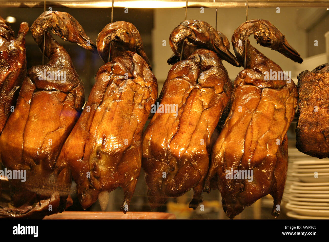 London chinatown restaurant window display hi-res stock photography and ...