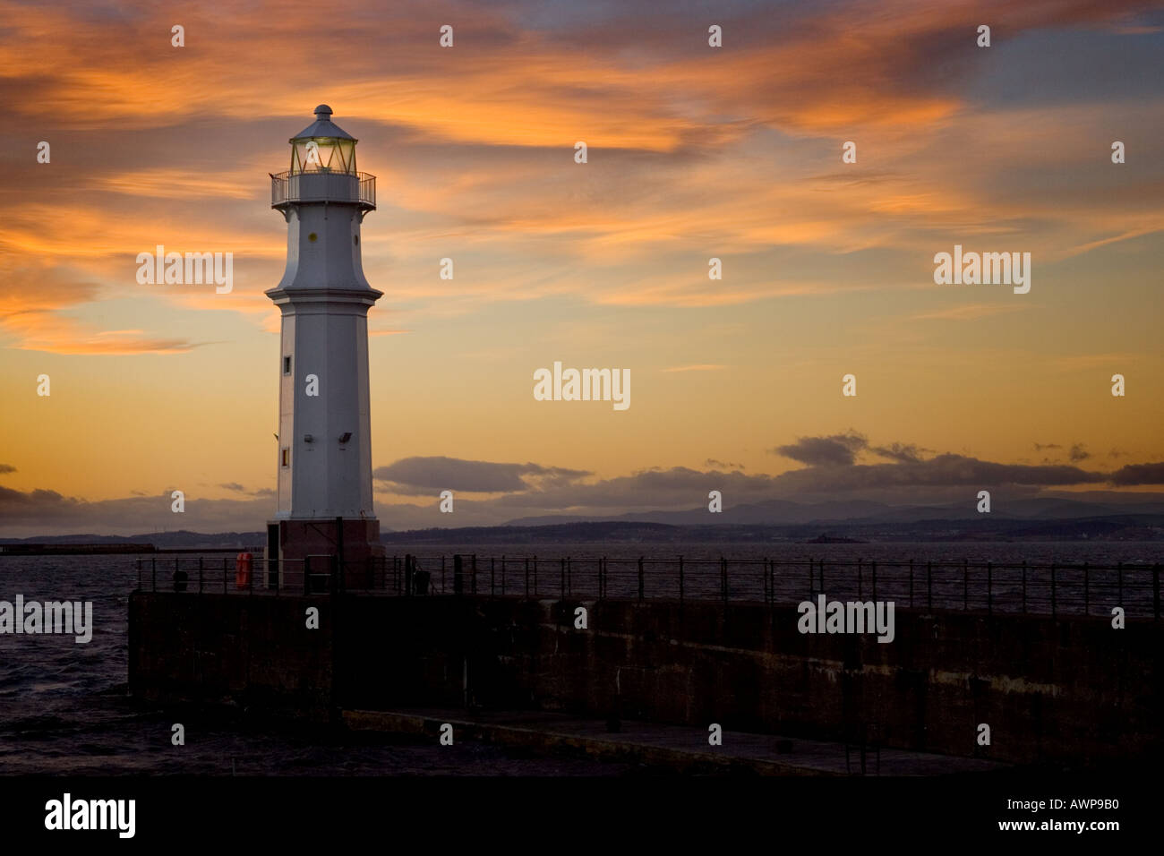 Edinburgh lighthouse sunset uk hi-res stock photography and images - Alamy