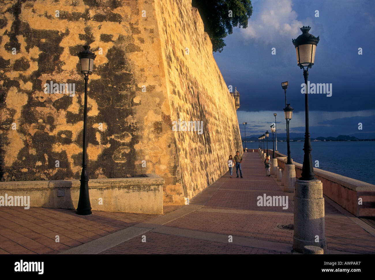 city wall, stone wall, Paseo de la Princesa, Old San Juan, San Juan ...