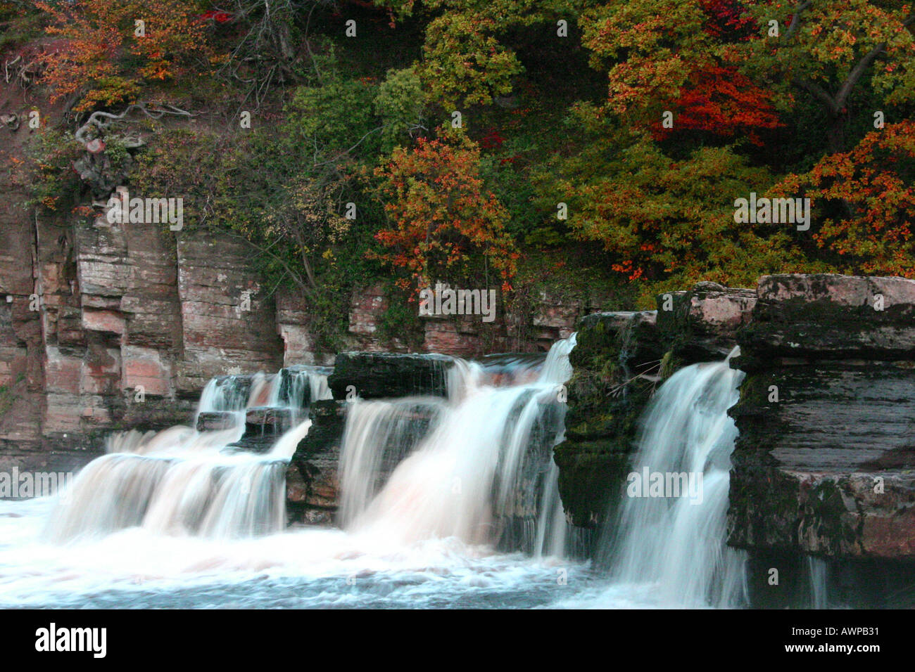 Richmond market town River Swale North Yorkshire, England centre of ...