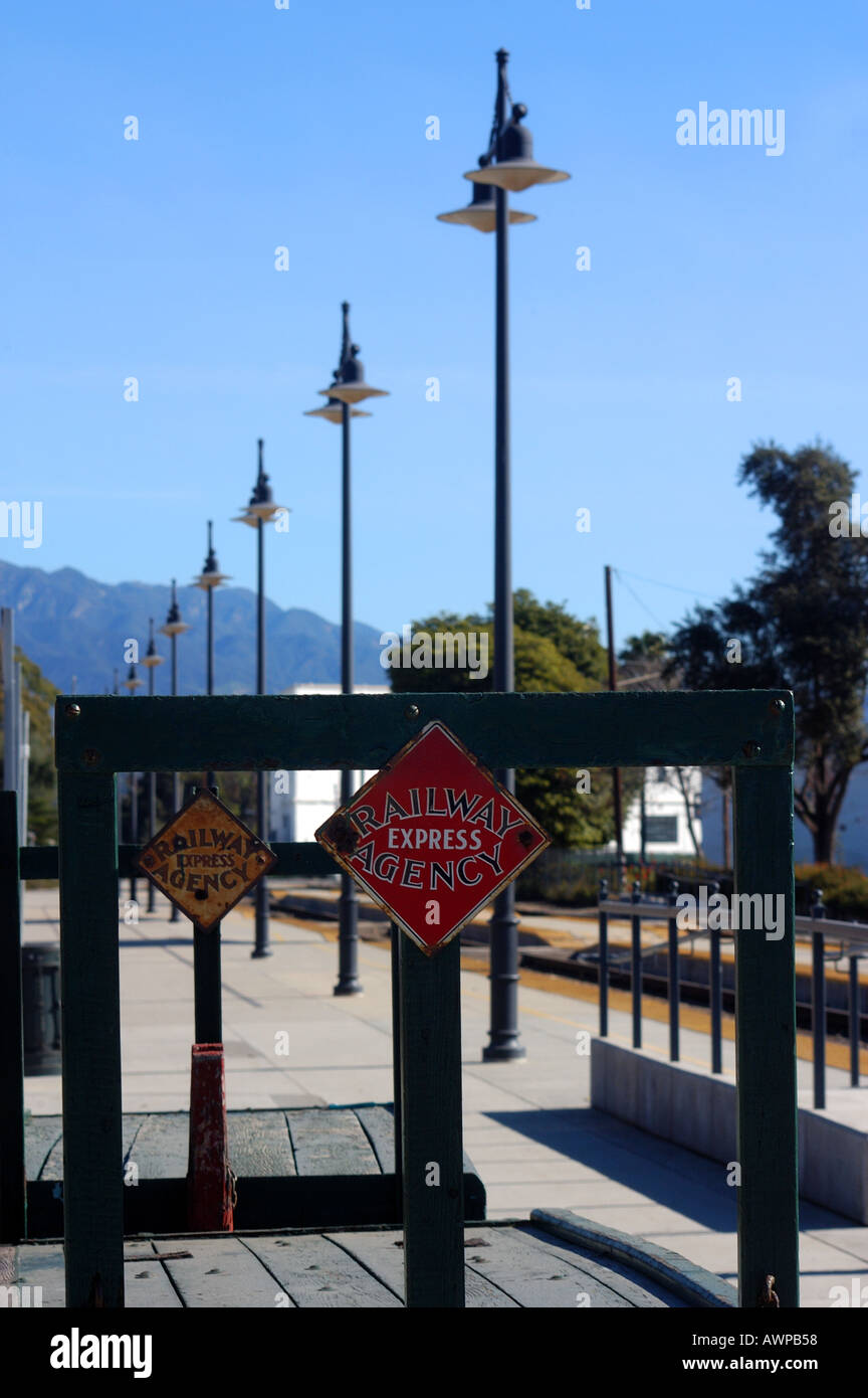 Santa barbara train station hi-res stock photography and images - Alamy
