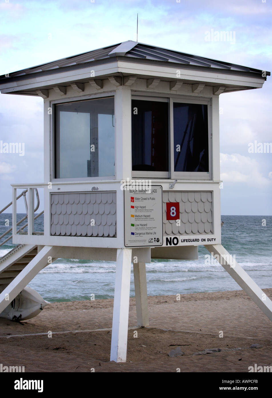 Lifeguard stand on the beach Stock Photo - Alamy