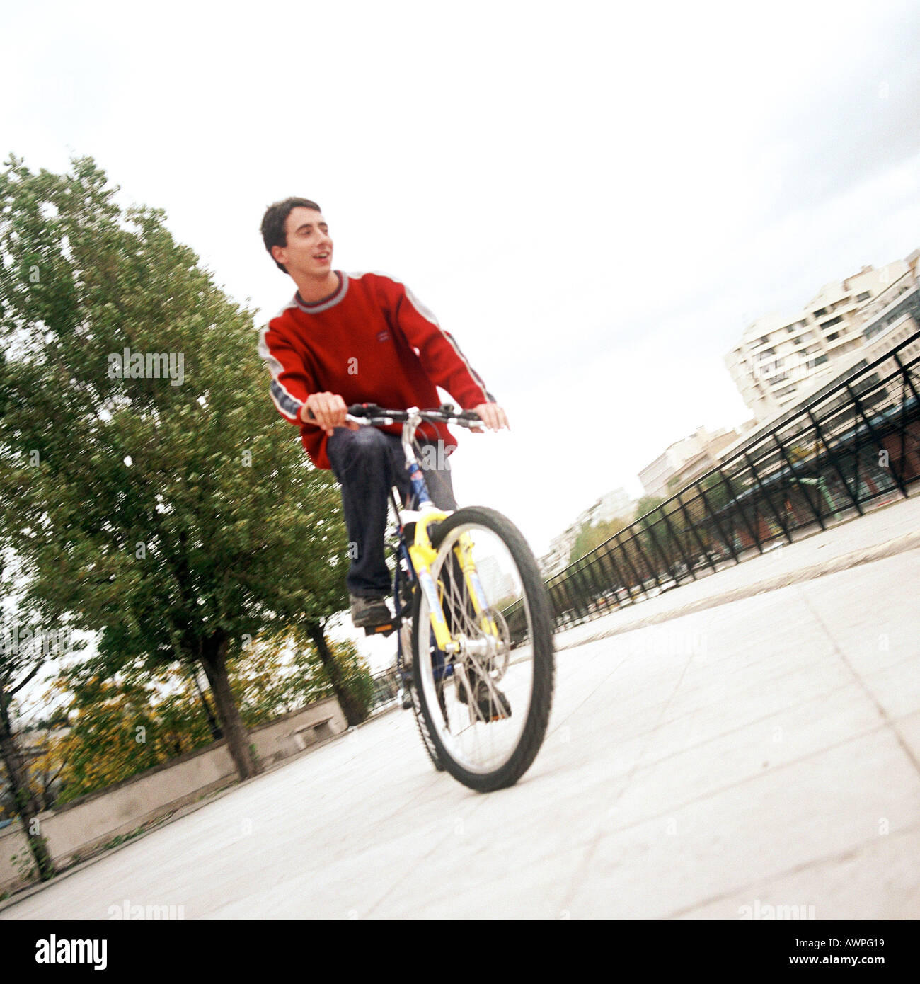 Boys on dirt bikes hi-res stock photography and images - Alamy