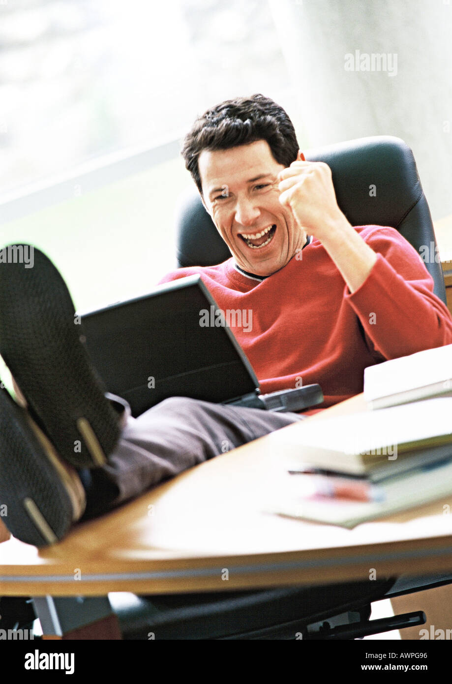 Clenching Feet High Resolution Stock Photography and Images - Alamy