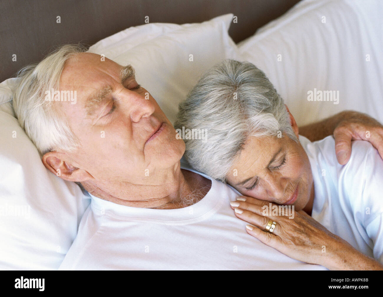 Old couple asleep in bed hi-res stock photography and images - Alamy