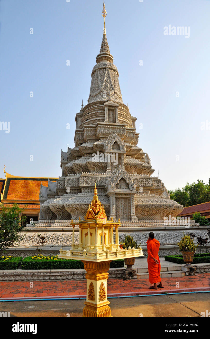 Stupa, King's Palace, Phnom Penh, Cambodia, Southeast Asia Stock Photo ...
