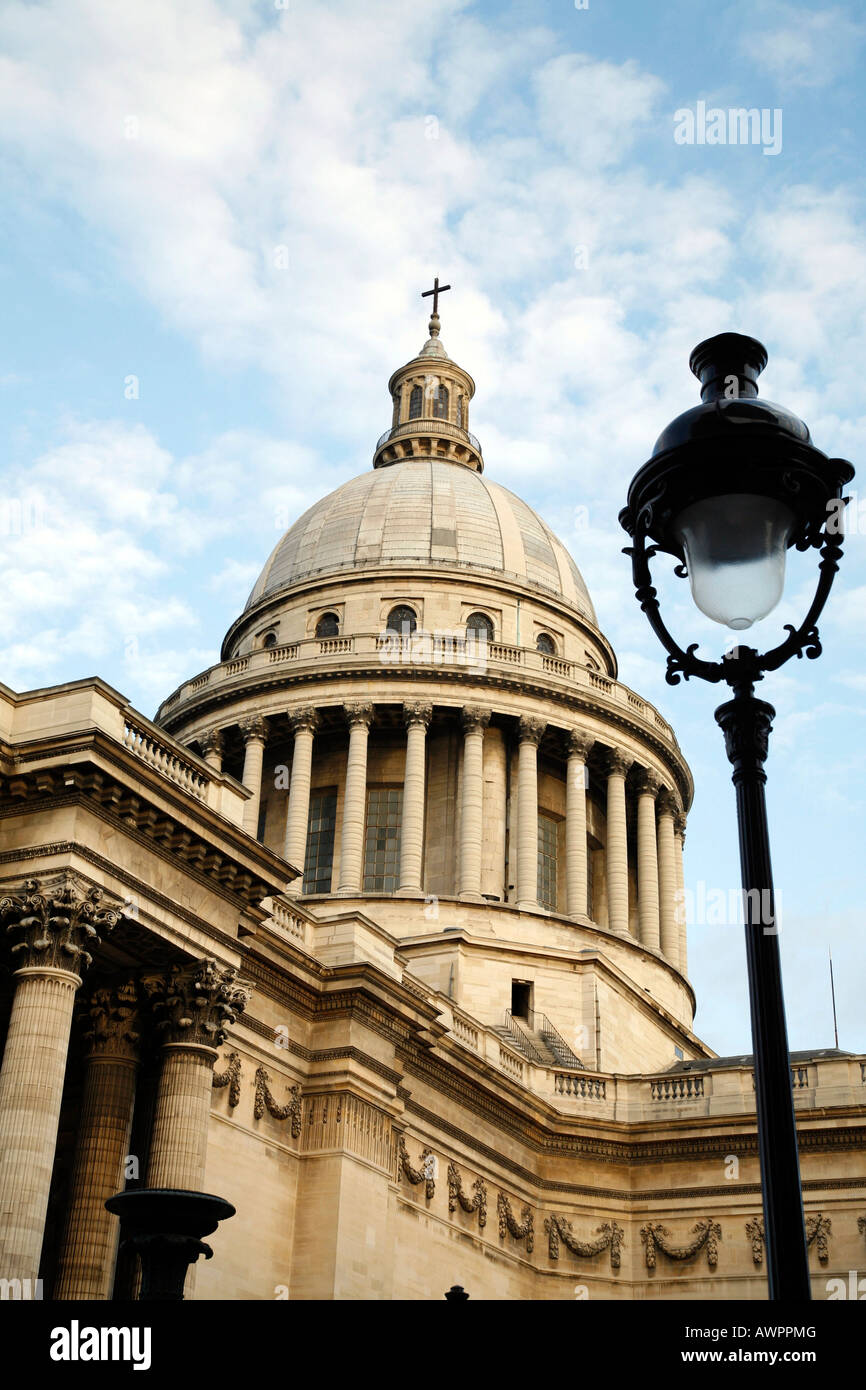 Symbols of paris hi-res stock photography and images - Alamy