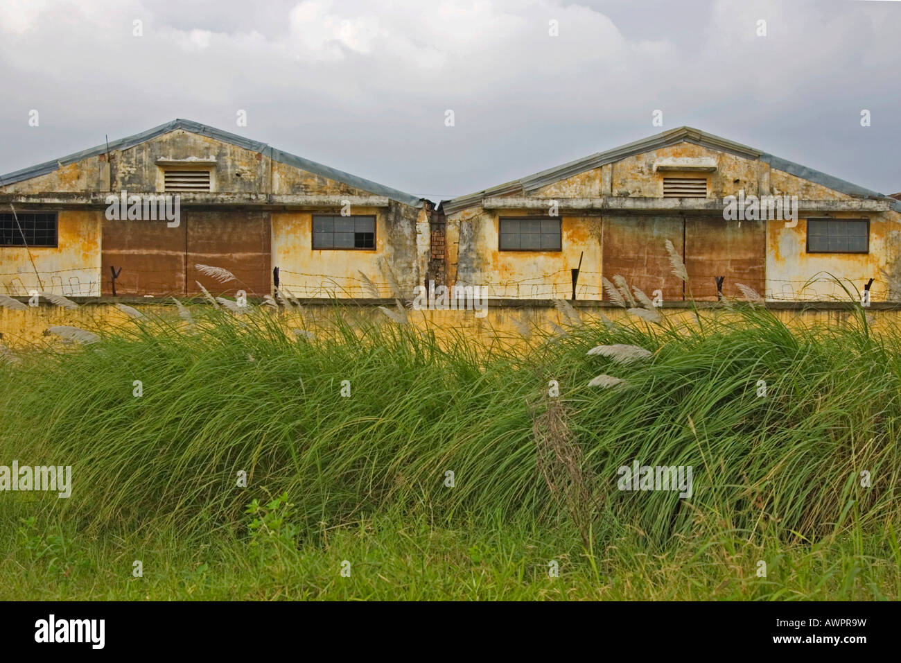 Old factory building Stock Photo - Alamy