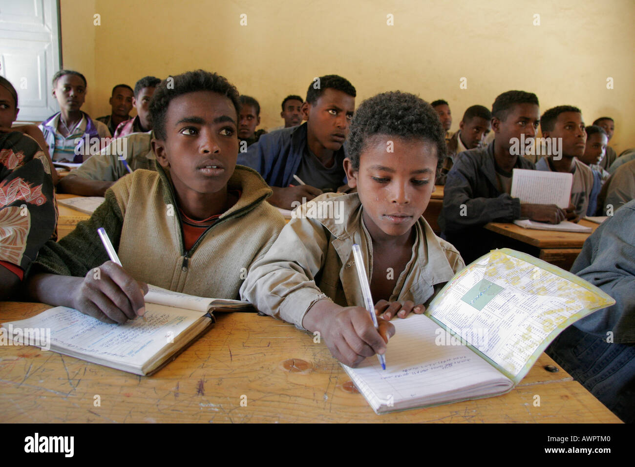 Ethiopia schools education children hi-res stock photography and images ...