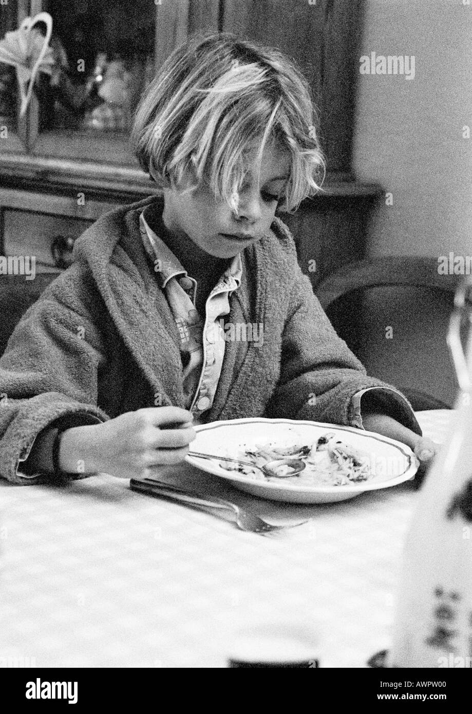 Child finish eating plate hi-res stock photography and images - Alamy