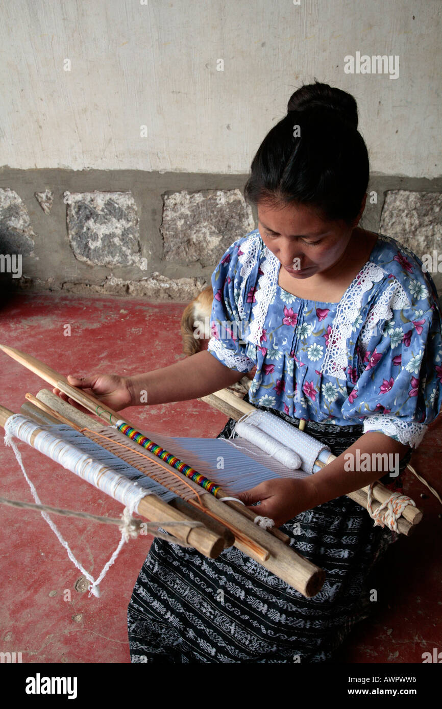 Guatemala mayan loom hi-res stock photography and images - Alamy
