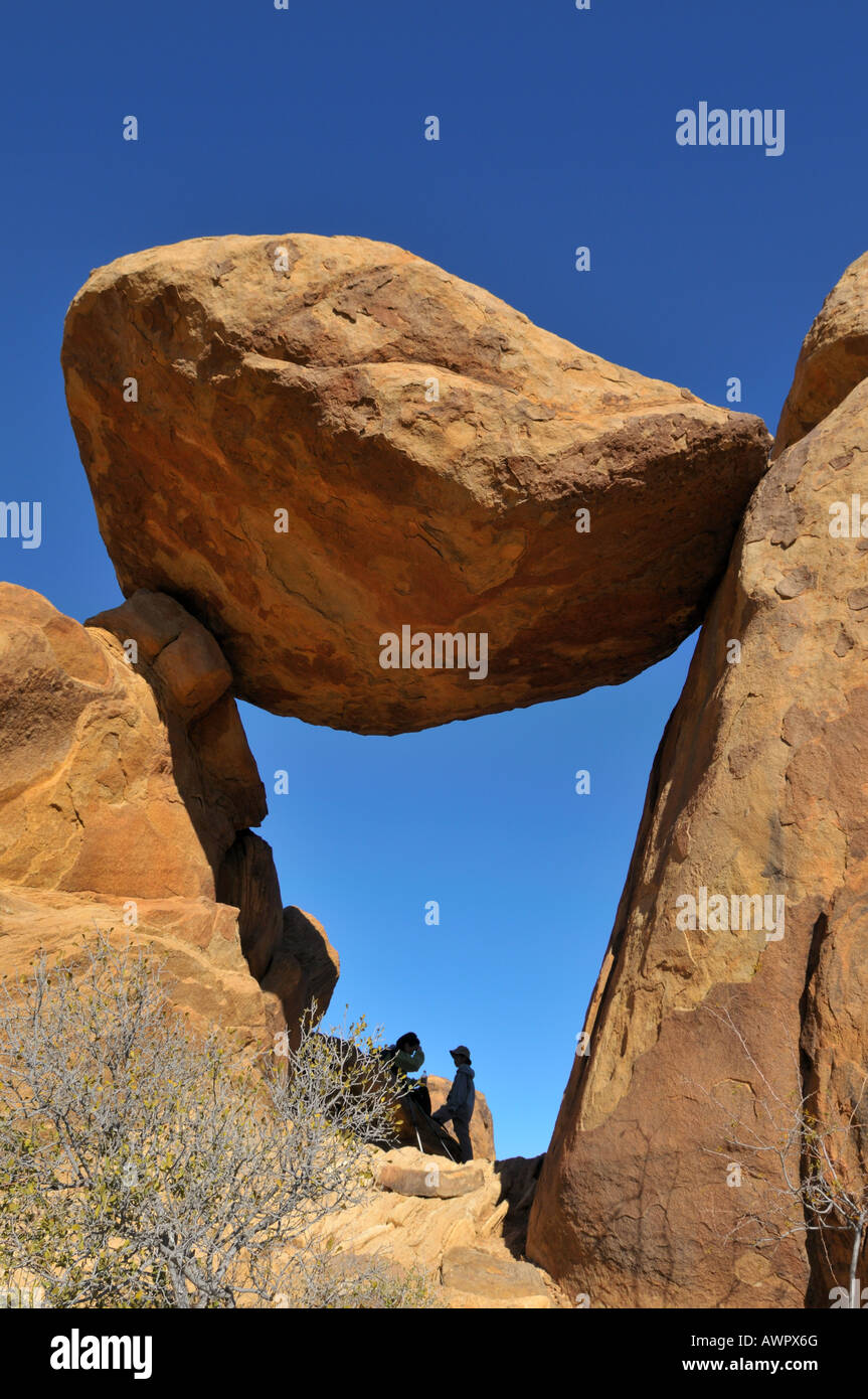 The Balanced Rock along the Grapevine trail. Big Bend National Park ...