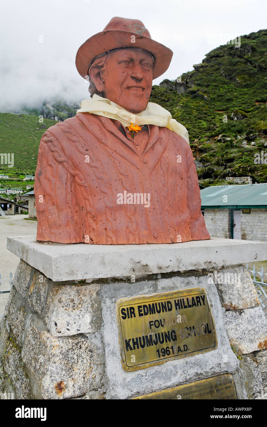 Edmund hillary everest hi-res stock photography and images - Alamy