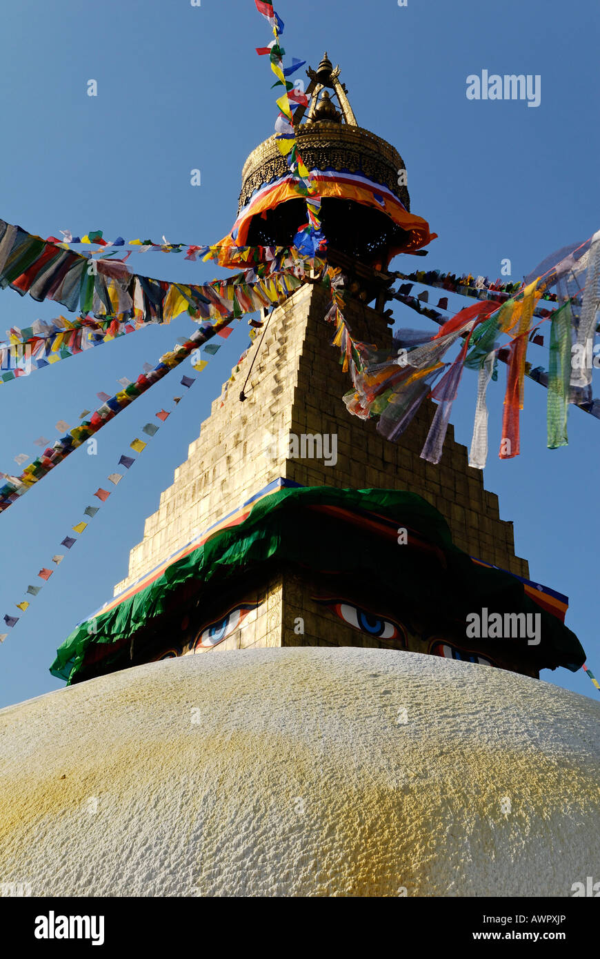 Buddhistischer stupa nepal hi-res stock photography and images - Alamy