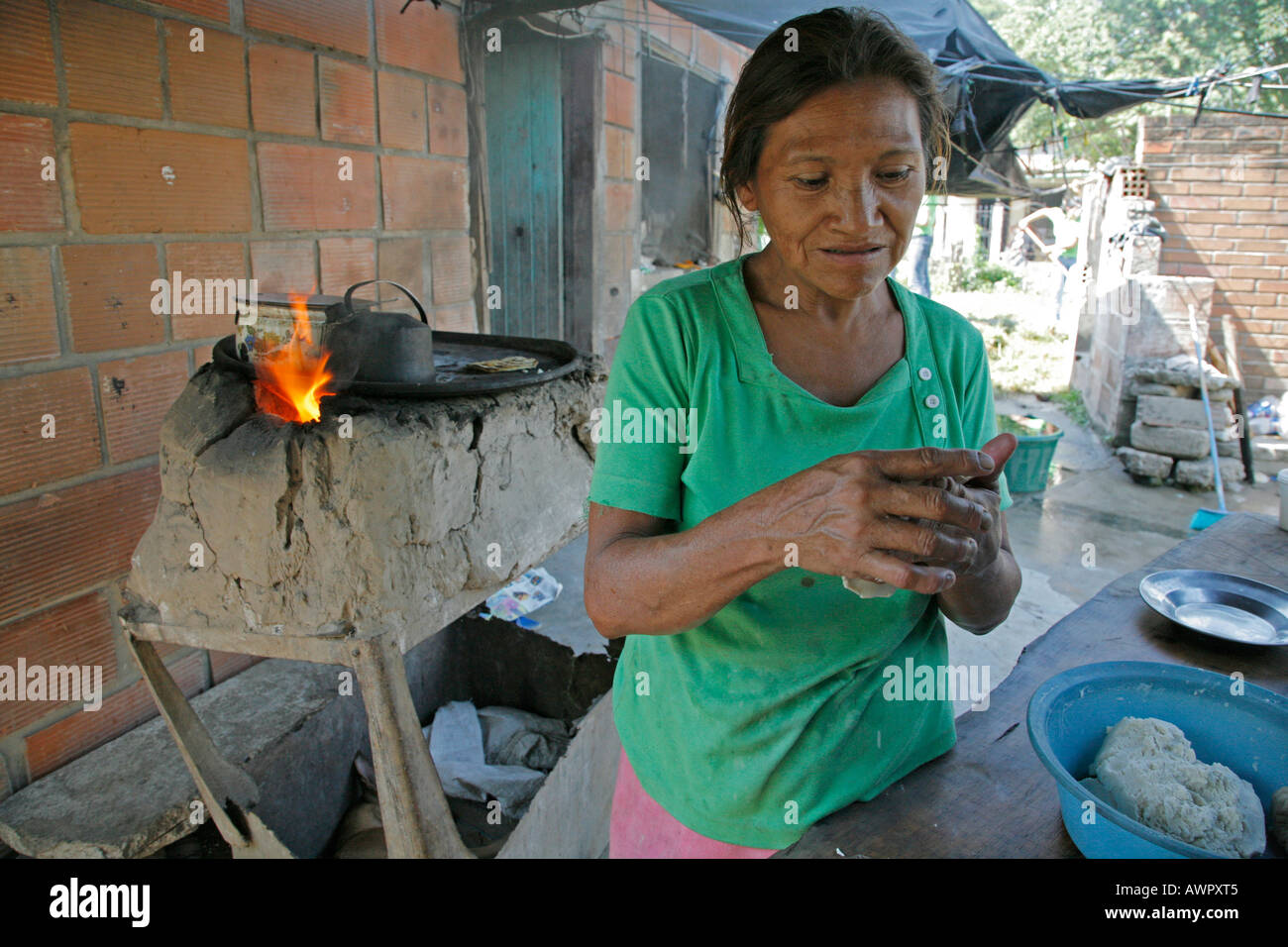 Honduras chamelecon slum poverty hi-res stock photography and images ...