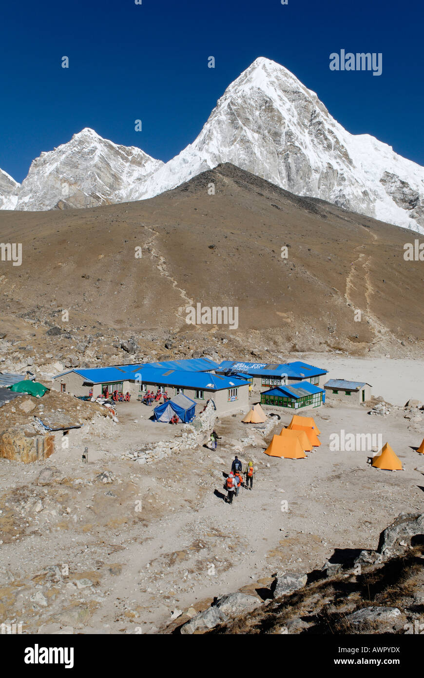 Everest gorak shep hi-res stock photography and images - Alamy