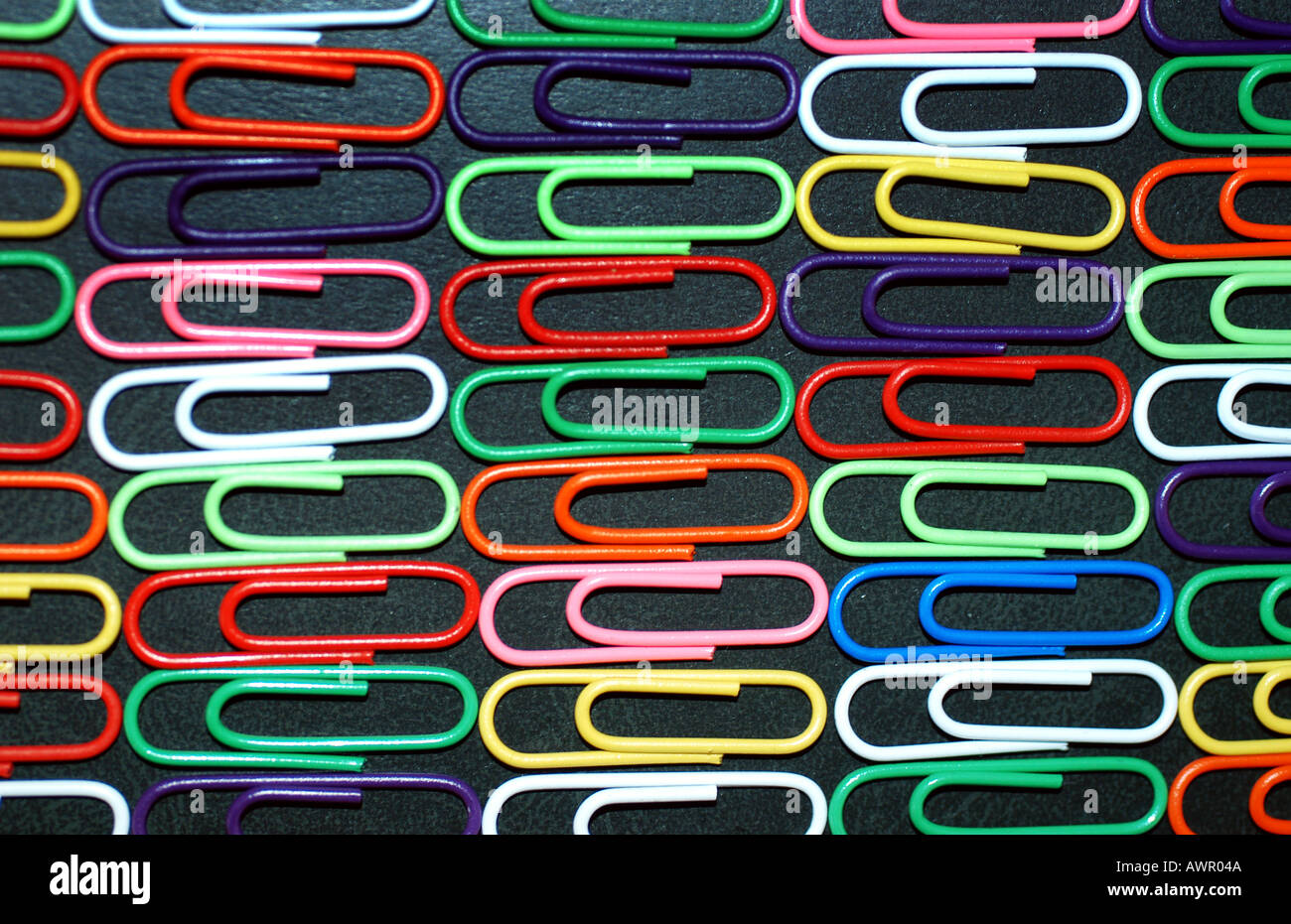Mass of paper clips hi-res stock photography and images - Alamy
