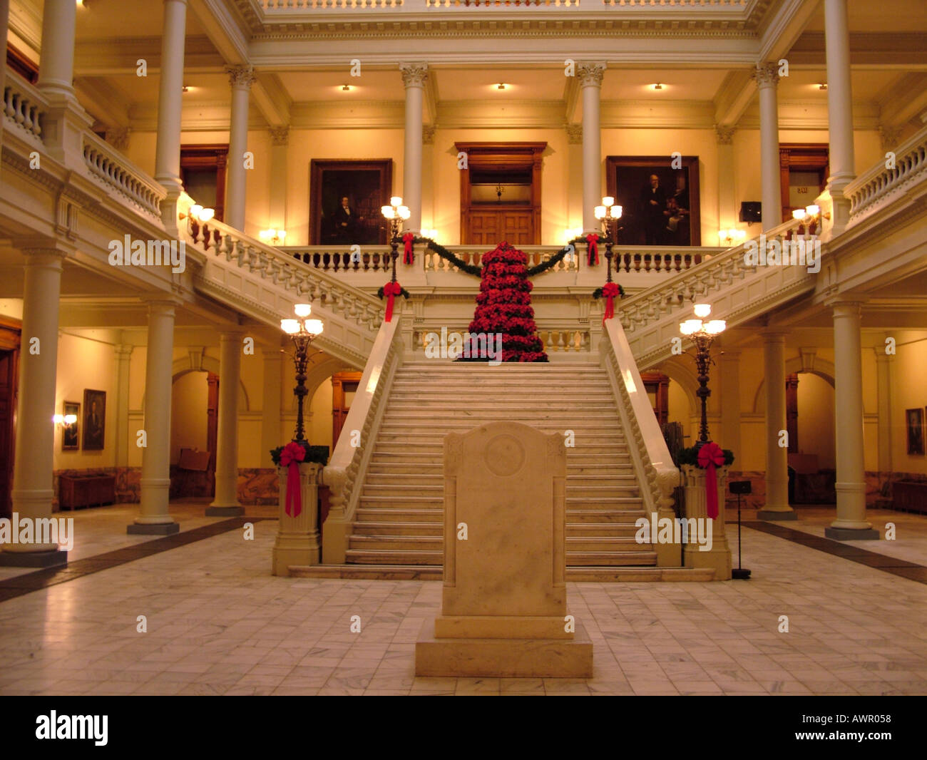 Georgia state capitol interior hi-res stock photography and images - Alamy