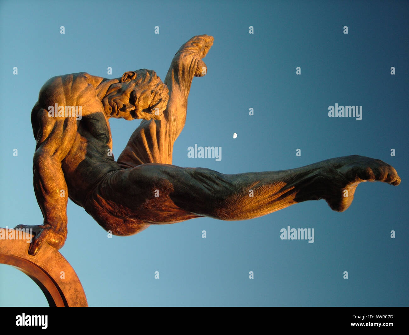 Statue gymnast gymnastics hi-res stock photography and images - Alamy