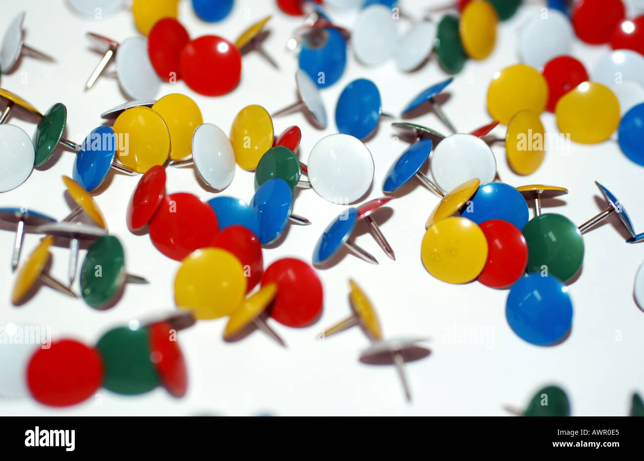 Colored thmb tacks Stock Photo - Alamy
