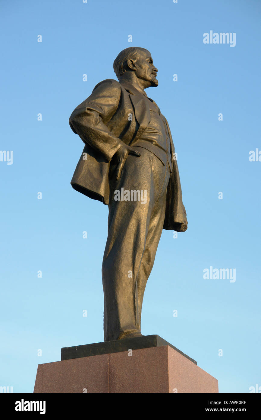 RUSSIA Lenin statue Pskov C Sean Sprague 2006 Stock Photo - Alamy