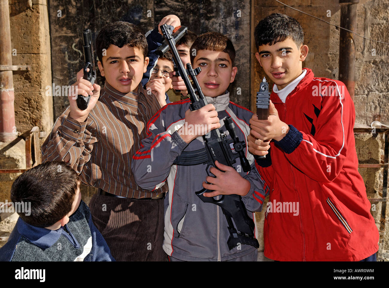 Armed children in Aleppo, Syria Stock Photo - Alamy