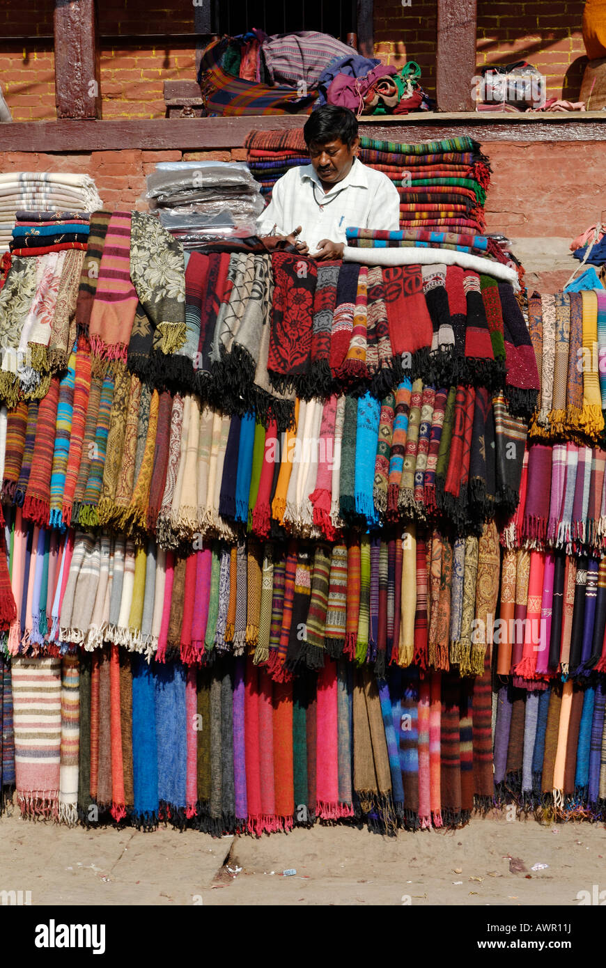 Market stall covers hi-res stock photography and images - Alamy