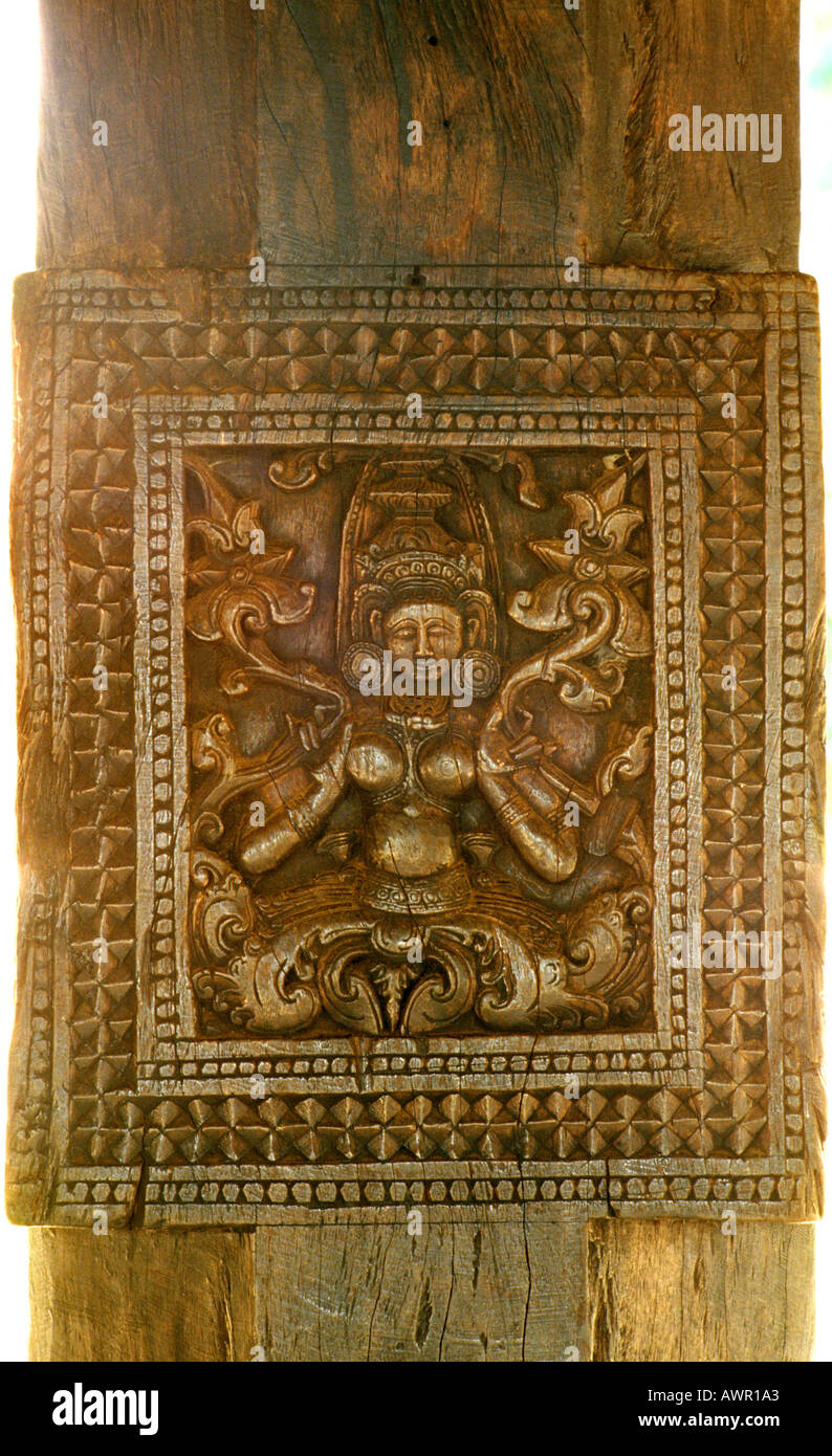 Sri lanka traditional wood carving hi-res stock photography and images ...