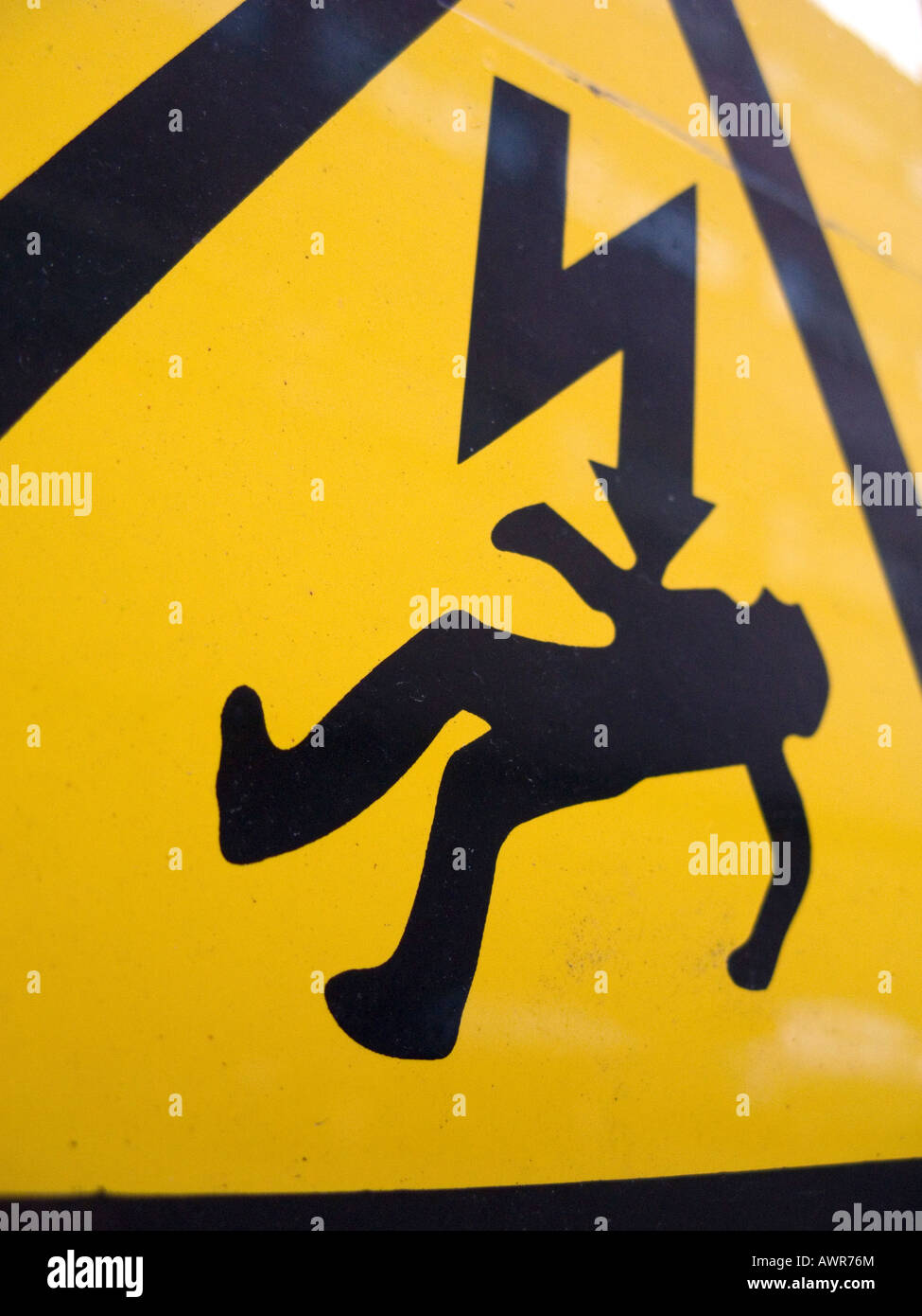 Electricity can kill warning hi-res stock photography and images - Alamy