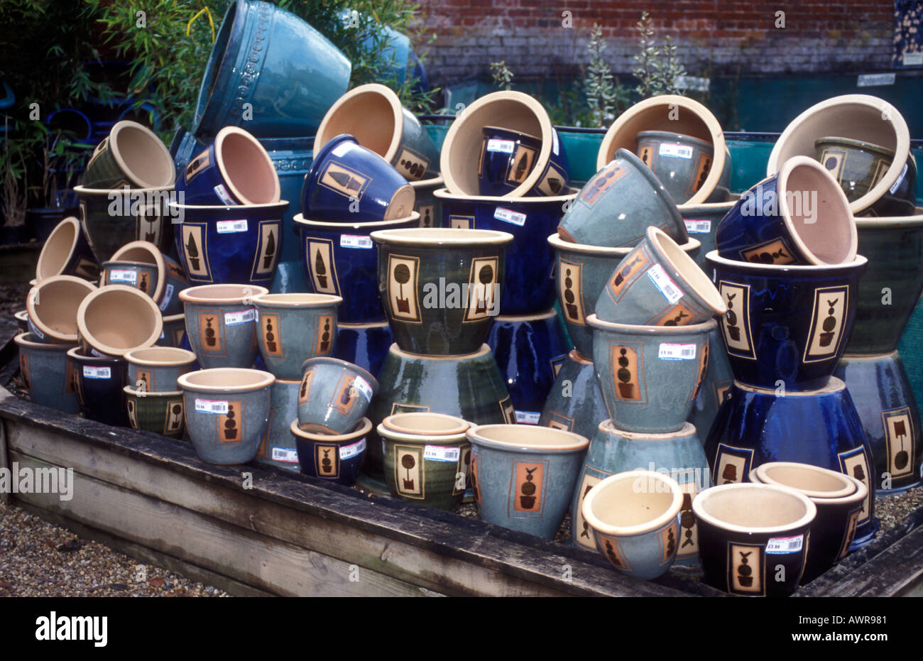 Plants pots sizes hi-res stock photography and images - Alamy