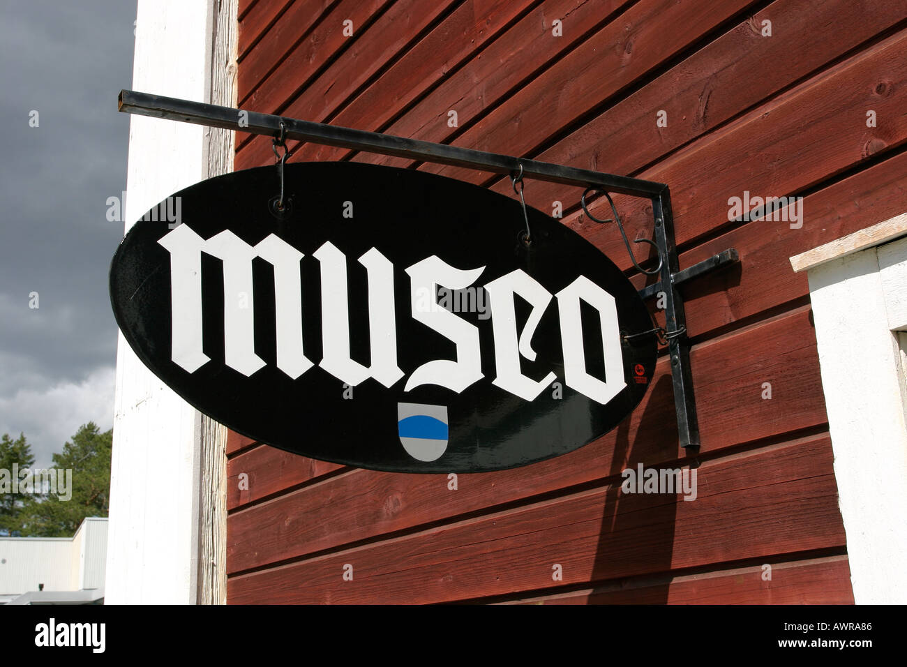 Sign cantilever hi-res stock photography and images - Alamy