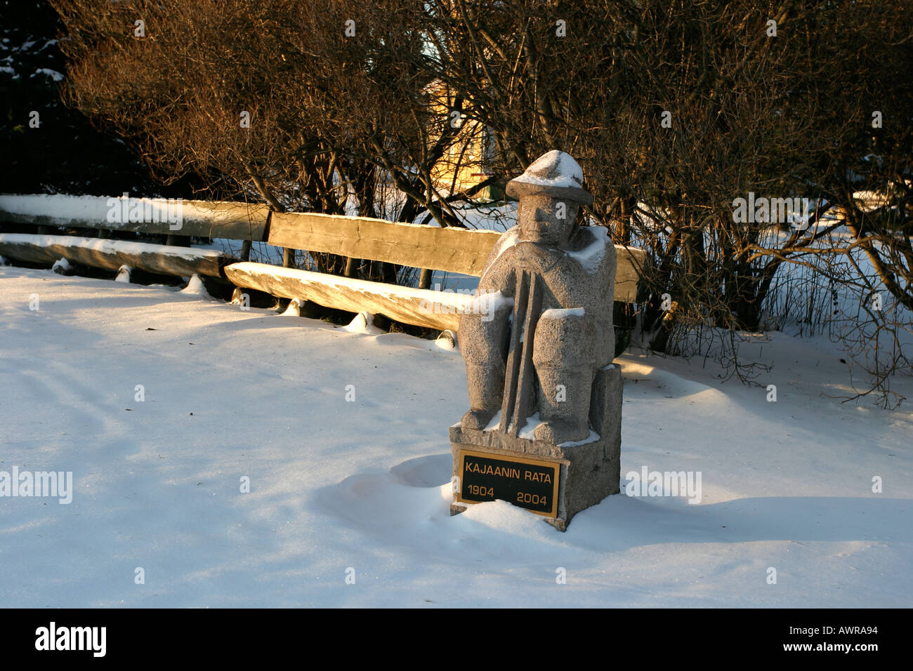 Railway workers statue hi-res stock photography and images - Alamy