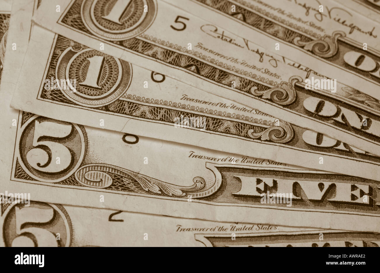 5 us dollar notes hi-res stock photography and images - Alamy