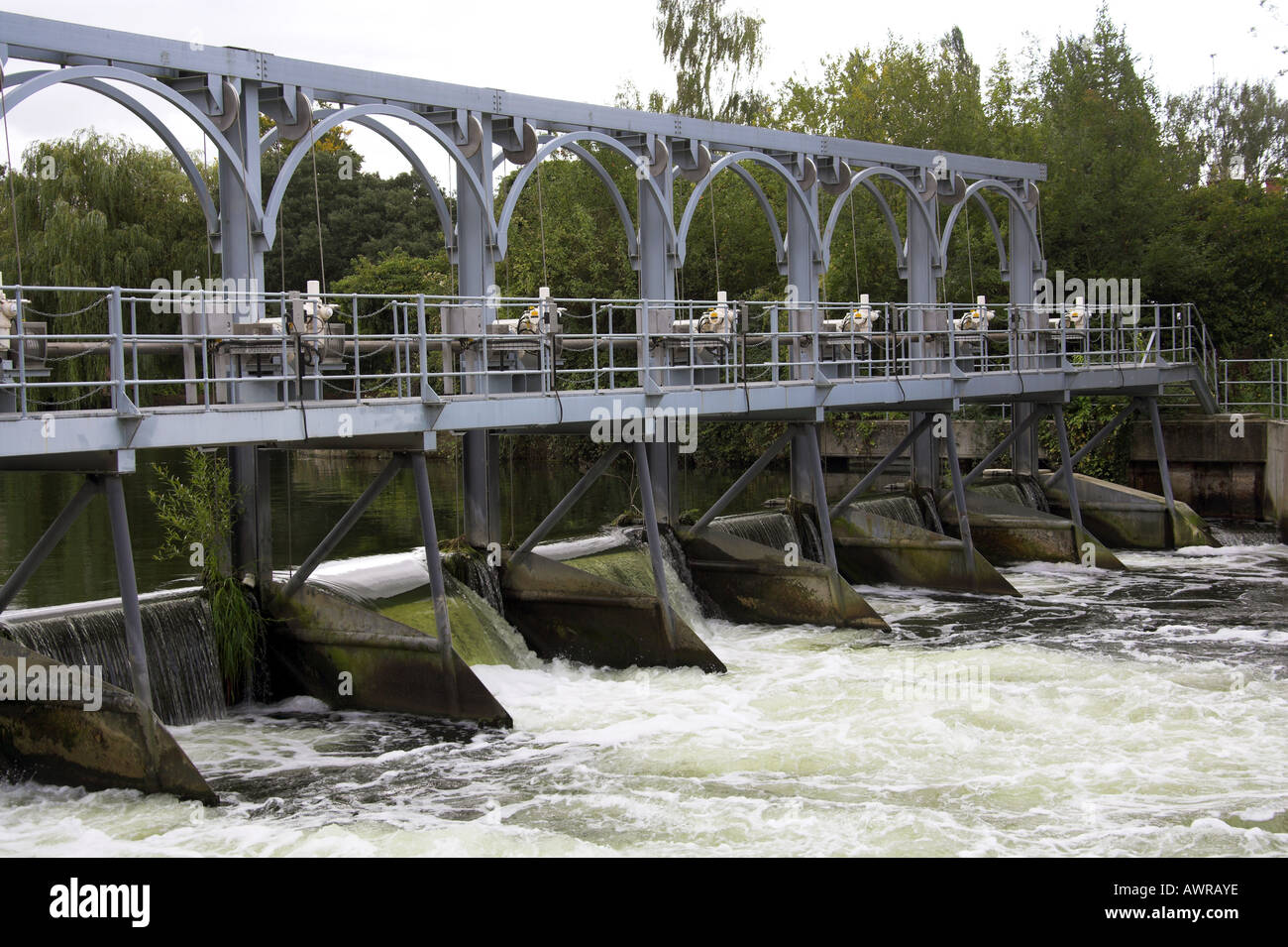 Weir marsh lock river hi-res stock photography and images - Alamy