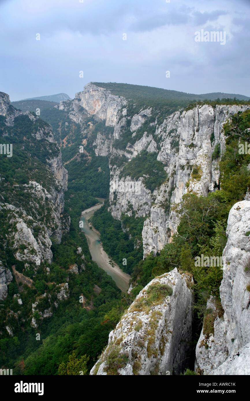 Gorges du verdon gorge du verdon canyon vertical hi-res stock ...