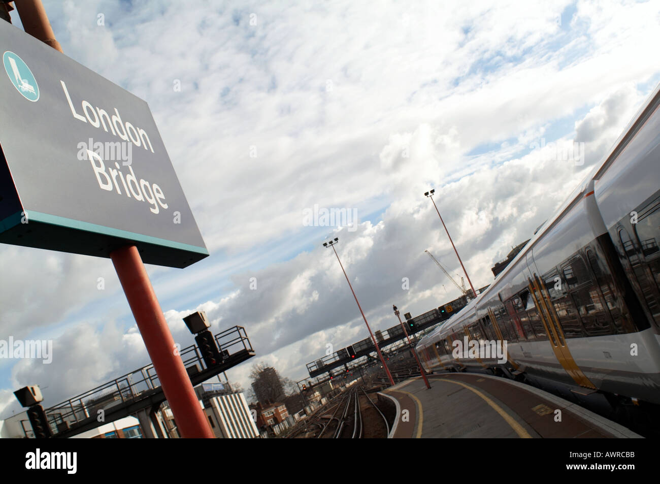London Bridge railway station platform sign Stock Photo - Alamy