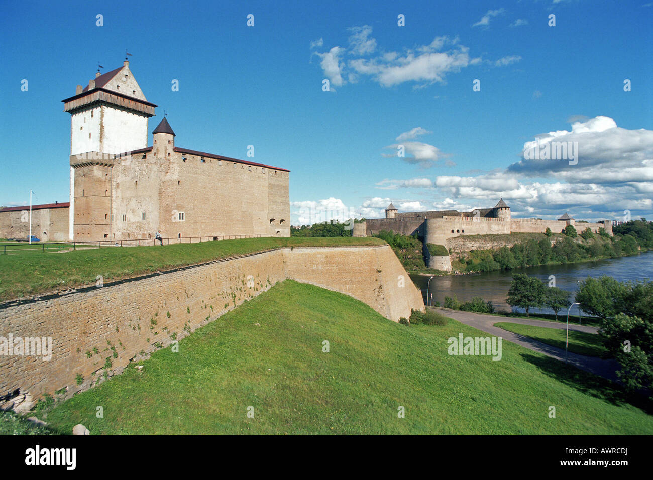 Border narva estonia ivangorod hi-res stock photography and images - Alamy