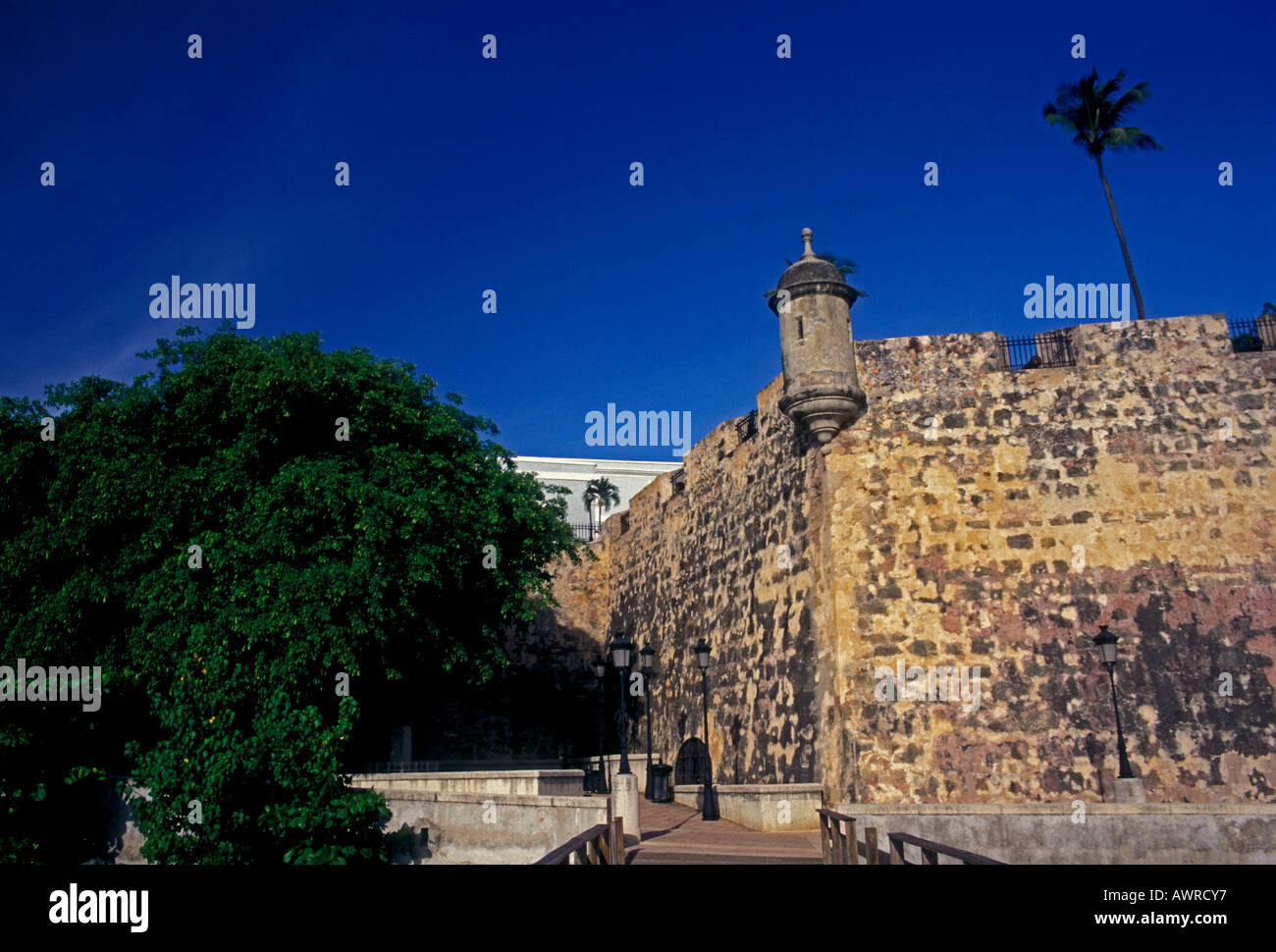 city wall, stone wall, garita, sentry box, Paseo de la Princesa, Old ...
