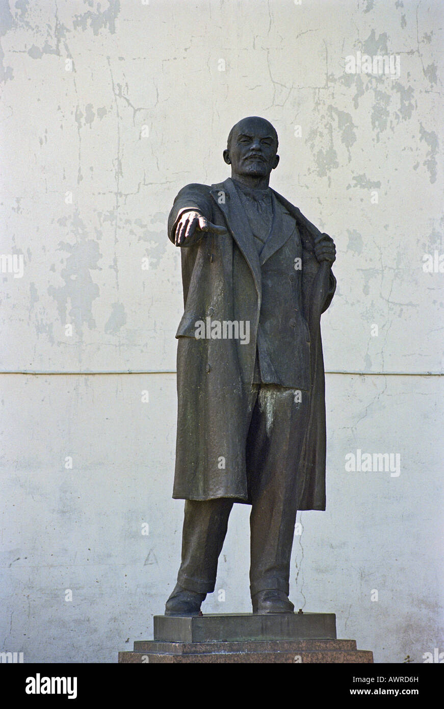 Narva lenin hi-res stock photography and images - Alamy
