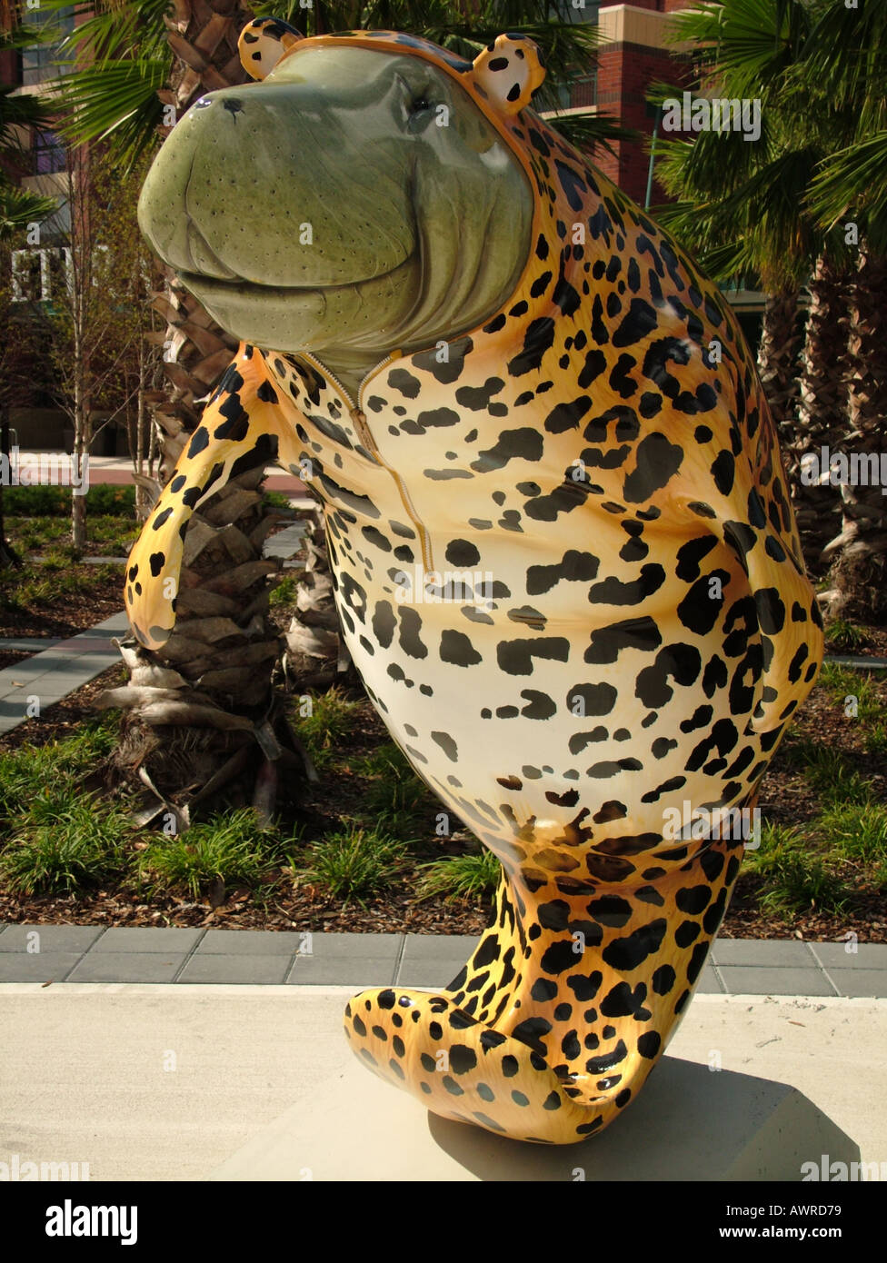 Manatee statue hi-res stock photography and images - Alamy