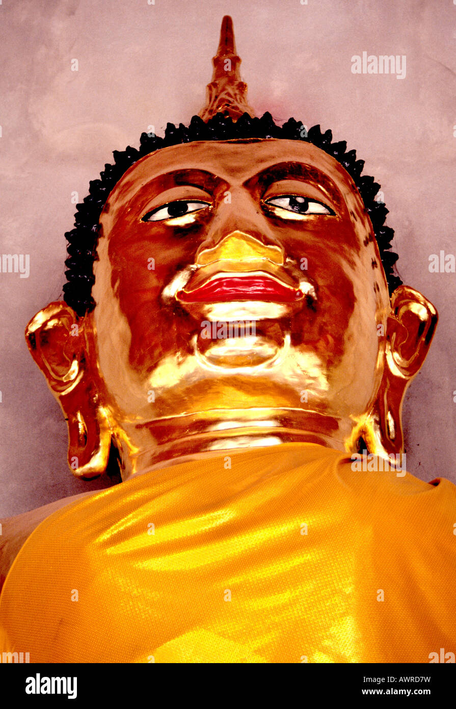 Gold statue of Buddha in Sri Lankan temple Stock Photo - Alamy